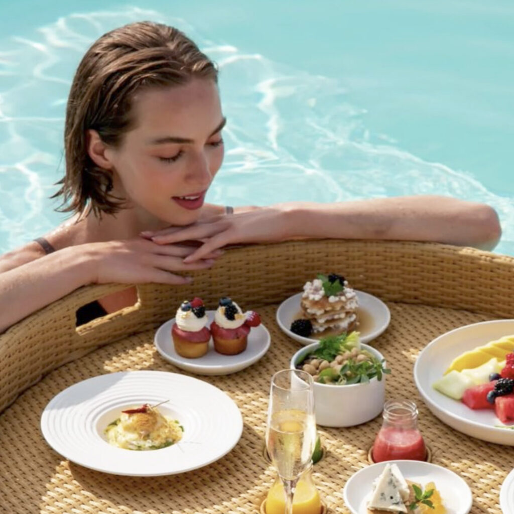 FLOATING BREAKFAST - Mandola Rosa